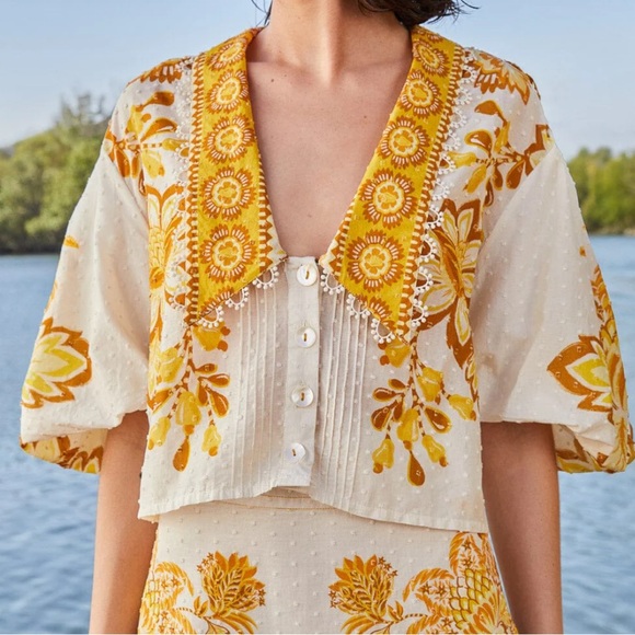 FARM Rio | Tops | Farm Rio Offwhite Aura Floral Blouse White M | Poshmark